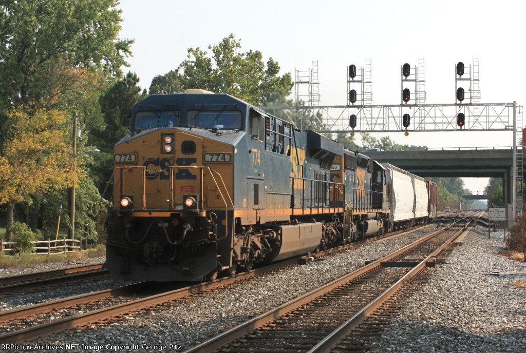 CSX 774 and train Q249